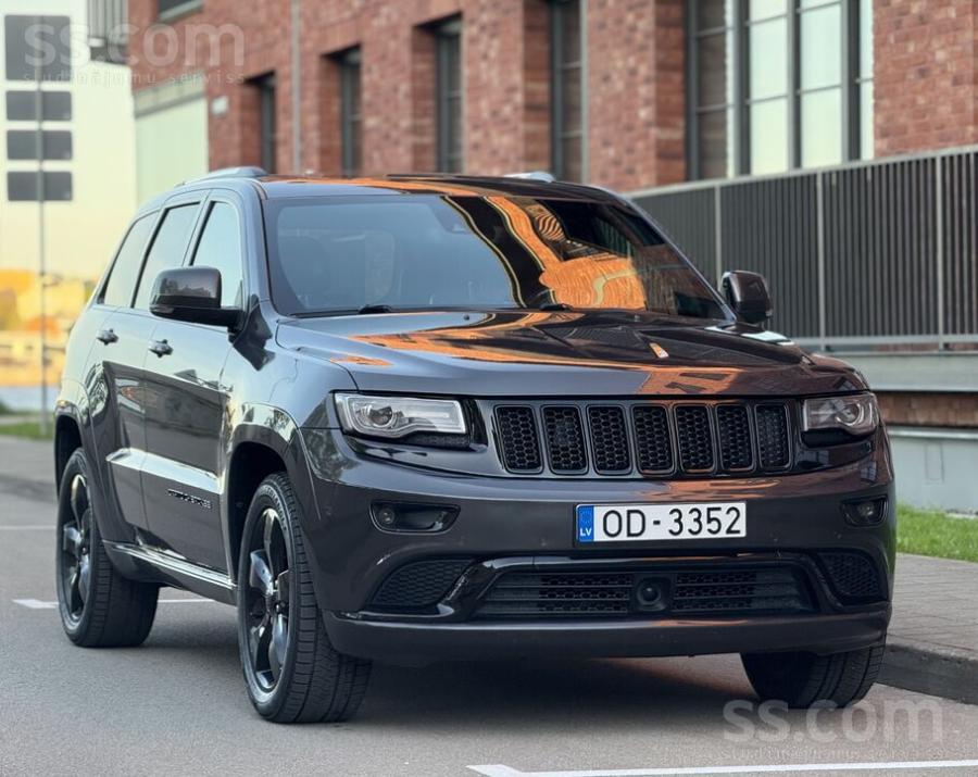 Grey Jeep Grand Cherokee 2013 in Riga, with an engine capacity of 3.00 L and mileage of 207 thousand km for 14990 €, photo 3 on AUTOMOTO.COM.LV