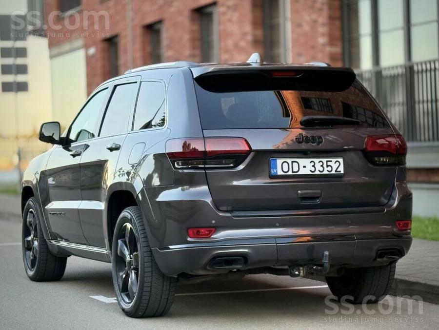 Grey Jeep Grand Cherokee 2013 in Riga, with an engine capacity of 3.00 L and mileage of 207 thousand km for 14990 €, photo 5 on AUTOMOTO.COM.LV