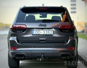 Grey Jeep Grand Cherokee 2013 in Riga, with an engine capacity of 3.00 L and mileage of 207 thousand km for 14990 €, photo 6 on AUTOMOTO.COM.LV