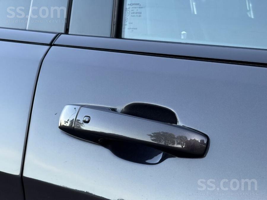 Grey Jeep Grand Cherokee 2013 in Riga, with an engine capacity of 3.00 L and mileage of 207 thousand km for 14990 €, photo 12 on AUTOMOTO.COM.LV