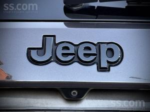 Grey Jeep Grand Cherokee 2013 in Riga, with an engine capacity of 3.00 L and mileage of 207 thousand km for 14990 €, photo 13 on AUTOMOTO.COM.LV