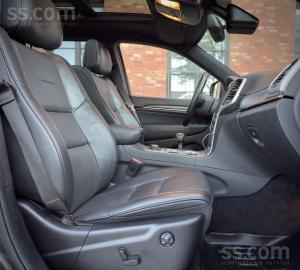 Grey Jeep Grand Cherokee 2013 in Riga, with an engine capacity of 3.00 L and mileage of 207 thousand km for 14990 €, photo 18 on AUTOMOTO.COM.LV