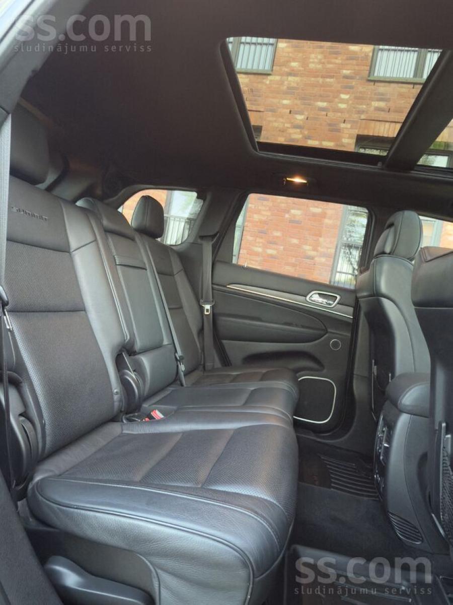 Grey Jeep Grand Cherokee 2013 in Riga, with an engine capacity of 3.00 L and mileage of 207 thousand km for 14990 €, photo 20 on AUTOMOTO.COM.LV