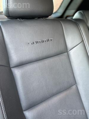 Grey Jeep Grand Cherokee 2013 in Riga, with an engine capacity of 3.00 L and mileage of 207 thousand km for 14990 €, photo 31 on AUTOMOTO.COM.LV