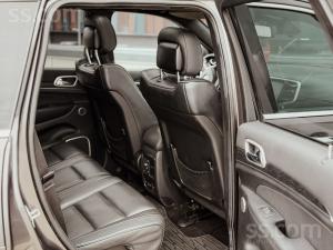 Pelēks Jeep Grand Cherokee 2013 Rīga, ar dzinēja tilpumu 3.00 L un nobraukumu 0 tūkst. km par 7950 €, foto 16 vietnē AUTOMOTO.COM.LV