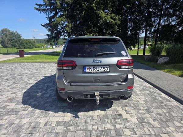 Pelēks Jeep Grand Cherokee 2013 Kauņa, ar dzinēja tilpumu 5.70 L un nobraukumu 204 tūkst. km par 11500 €, foto 2 vietnē AUTOMOTO.COM.LV