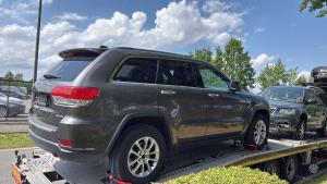 Grey Jeep Grand Cherokee 2013 in Marijampole, with an engine capacity of 2.99 L and mileage of 287 thousand km for 7650 €, photo 4 on AUTOMOTO.COM.LV