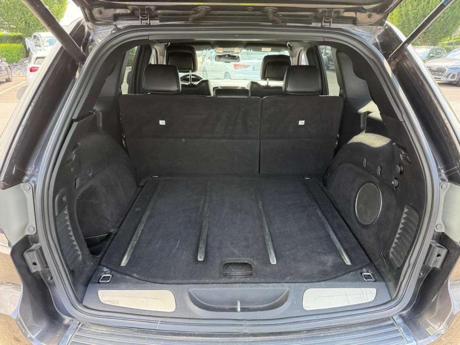Grey Jeep Grand Cherokee 2013 in Marijampole, with an engine capacity of 2.99 L and mileage of 287 thousand km for 7650 €, photo 6 on AUTOMOTO.COM.LV
