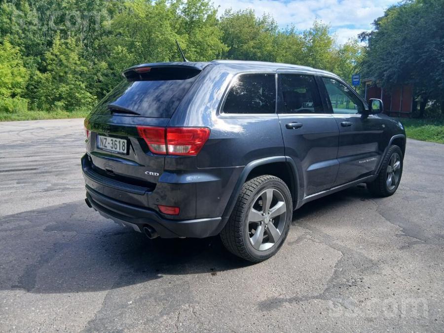 Pelēks Jeep Grand Cherokee 2013 Rīga, ar dzinēja tilpumu 3.00 L un nobraukumu 179 tūkst. km par 9500 €, foto 7 vietnē AUTOMOTO.COM.LV