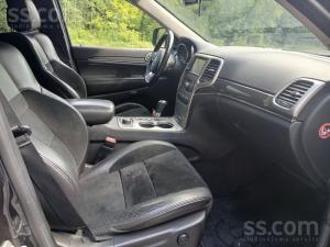 Pelēks Jeep Grand Cherokee 2013 Rīga, ar dzinēja tilpumu 3.00 L un nobraukumu 179 tūkst. km par 9500 €, foto 11 vietnē AUTOMOTO.COM.LV