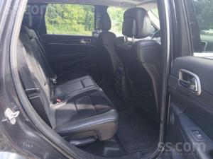 Pelēks Jeep Grand Cherokee 2013 Rīga, ar dzinēja tilpumu 3.00 L un nobraukumu 179 tūkst. km par 9500 €, foto 14 vietnē AUTOMOTO.COM.LV