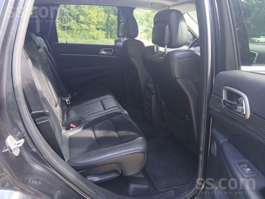 Pelēks Jeep Grand Cherokee 2013 Rīga, ar dzinēja tilpumu 3.00 L un nobraukumu 179 tūkst. km par 9500 €, foto 14 vietnē AUTOMOTO.COM.LV