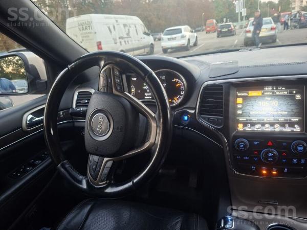 Джип Гранд Чероки 2013 в Рига на AUTOMOTO.COM.LV Серый Джип Гранд Чероки 2013 в Рига, объемом двигателя 3.00 л и пробегом 320 тыс. км за 11200 €, фото 4 на AUTOMOTO.COM.LV