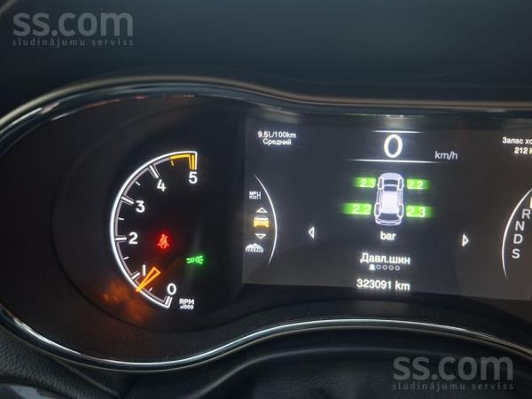 Джип Гранд Чероки 2013 в Рига на AUTOMOTO.COM.LV Серый Джип Гранд Чероки 2013 в Рига, объемом двигателя 3.00 л и пробегом 320 тыс. км за 11200 €, фото 10 на AUTOMOTO.COM.LV