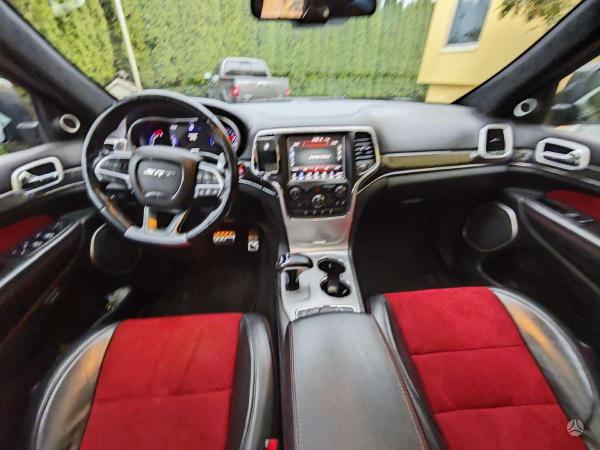 Pelēks Jeep Grand Cherokee 2014 Jelgava, ar dzinēja tilpumu 6.40 L un nobraukumu 221 tūkst. km par 25900 €, foto 11 vietnē AUTOMOTO.COM.LV