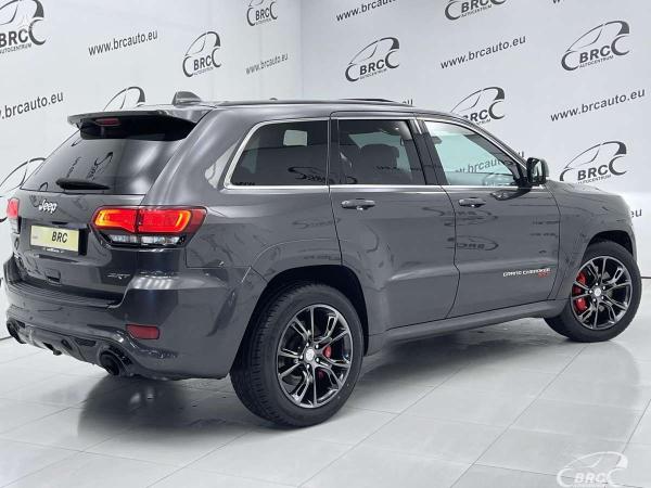 Pelēks Jeep Grand Cherokee 2014 Viļņa, ar dzinēja tilpumu 6.42 L un nobraukumu 198 tūkst. km par 23000 €, foto 2 vietnē AUTOMOTO.COM.LV