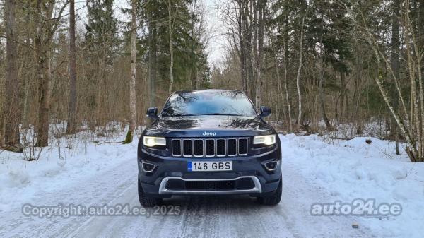 Grey Jeep Grand Cherokee 2014 in Tallinn, with an engine capacity of 3.00 L and mileage of 319 thousand km for 11950 €, photo 2 on AUTOMOTO.COM.LV