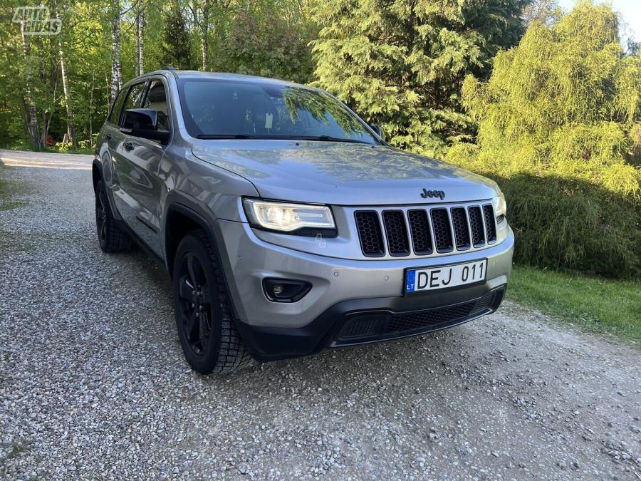 Grey Jeep Grand Cherokee 2014 in Klaipeda, with an engine capacity of 3.00 L and mileage of 213 thousand km for 14500 €, photo 1 on AUTOMOTO.COM.LV