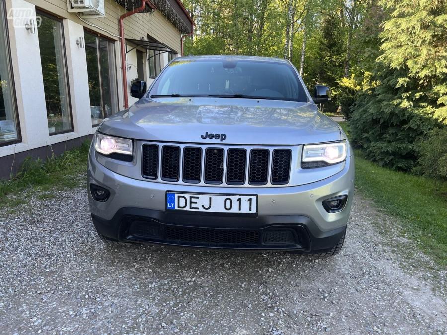 Grey Jeep Grand Cherokee 2014 in Klaipeda, with an engine capacity of 3.00 L and mileage of 213 thousand km for 14500 €, photo 3 on AUTOMOTO.COM.LV