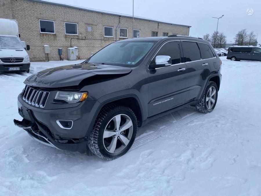 Grey Jeep Grand Cherokee 2014 in Siauliai, with an engine capacity of 3.60 L and mileage of 167 thousand km for 8400 €, photo 1 on AUTOMOTO.COM.LV