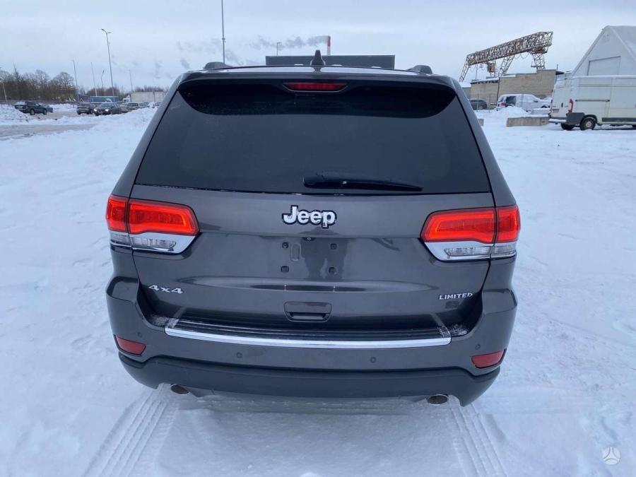 Grey Jeep Grand Cherokee 2014 in Siauliai, with an engine capacity of 3.60 L and mileage of 167 thousand km for 8400 €, photo 4 on AUTOMOTO.COM.LV