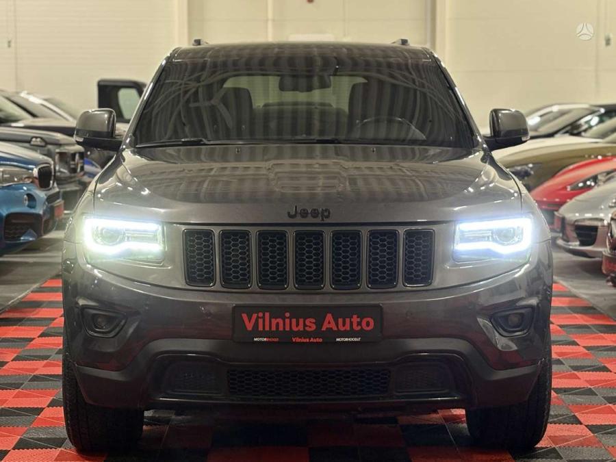 Grey Jeep Grand Cherokee 2014 in Vilnius, with an engine capacity of 2.99 L and mileage of 201 thousand km for 13500 €, photo 2 on AUTOMOTO.COM.LV