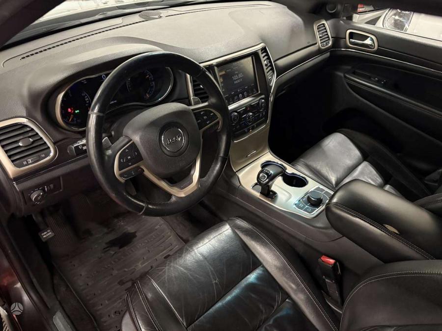 Grey Jeep Grand Cherokee 2014 in Vilnius, with an engine capacity of 2.99 L and mileage of 201 thousand km for 13500 €, photo 11 on AUTOMOTO.COM.LV