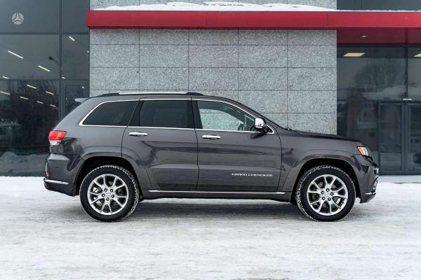 Pelēks Jeep Grand Cherokee 2014 Klaipėda, ar dzinēja tilpumu 5.65 L un nobraukumu 148 tūkst. km par 16900 €, foto 9 vietnē AUTOMOTO.COM.LV