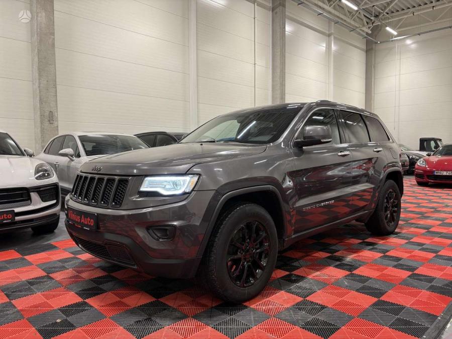 Grey Jeep Grand Cherokee 2014 in Vilnius, with an engine capacity of 2.99 L and mileage of 201 thousand km for 13000 €, photo 1 on AUTOMOTO.COM.LV