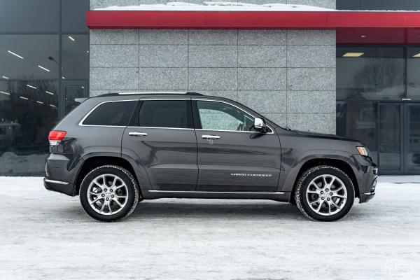 Grey Jeep Grand Cherokee 2014 in Klaipeda, with an engine capacity of 5.70 L and mileage of 148 thousand km for 16700 €, photo 7 on AUTOMOTO.COM.LV