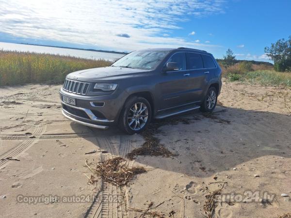 Pelēks Jeep Grand Cherokee 2014 Pērnava, ar dzinēja tilpumu 3.00 L un nobraukumu 238 tūkst. km par 15500 €, foto 2 vietnē AUTOMOTO.COM.LV