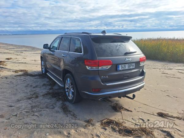 Pelēks Jeep Grand Cherokee 2014 Pērnava, ar dzinēja tilpumu 3.00 L un nobraukumu 238 tūkst. km par 15500 €, foto 3 vietnē AUTOMOTO.COM.LV