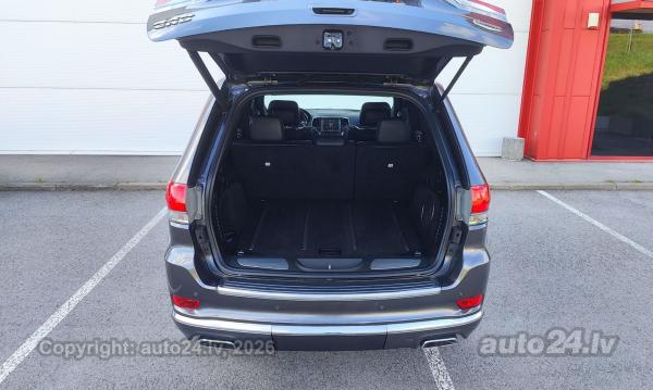 Grey Jeep Grand Cherokee 2014 in Tallinn, with an engine capacity of 3.00 L and mileage of 190 thousand km for 14199 €, photo 7 on AUTOMOTO.COM.LV