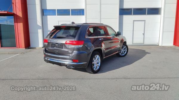 Grey Jeep Grand Cherokee 2014 in Tallinn, with an engine capacity of 3.00 L and mileage of 190 thousand km for 14199 €, photo 9 on AUTOMOTO.COM.LV
