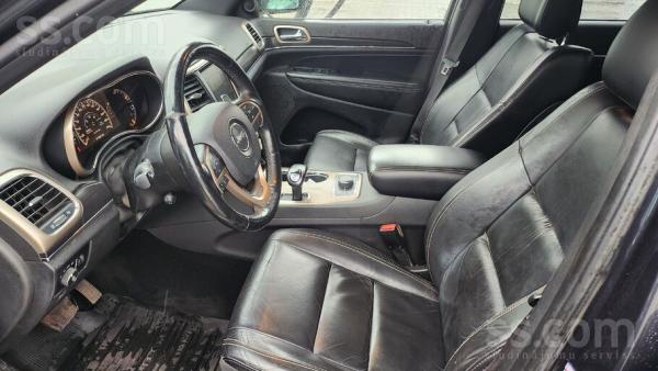Pelēks Jeep Grand Cherokee 2014 Rīga, ar dzinēja tilpumu 3.00 L un nobraukumu 218 tūkst. km par 12900 €, foto 4 vietnē AUTOMOTO.COM.LV