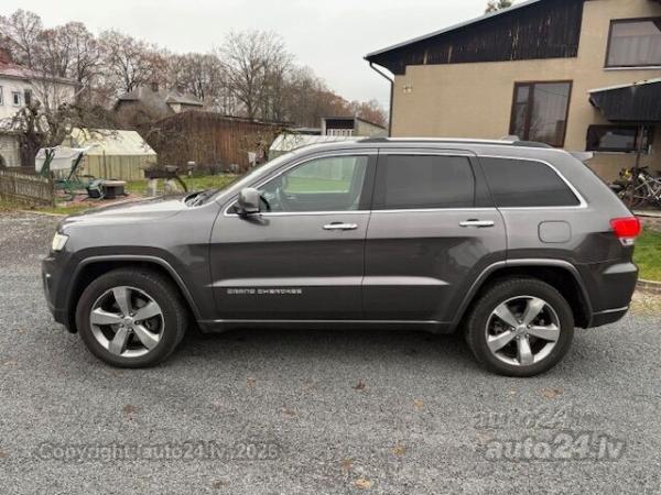 Grey Jeep Grand Cherokee 2014 in Tallinn, with an engine capacity of 3.00 L and mileage of 172 thousand km for 14800 €, photo 4 on AUTOMOTO.COM.LV