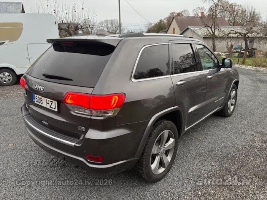 Grey Jeep Grand Cherokee 2014 in Tallinn, with an engine capacity of 3.00 L and mileage of 172 thousand km for 14800 €, photo 8 on AUTOMOTO.COM.LV