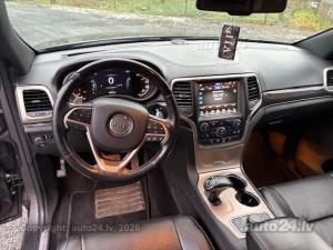 Grey Jeep Grand Cherokee 2014 in Tallinn, with an engine capacity of 3.00 L and mileage of 172 thousand km for 14800 €, photo 10 on AUTOMOTO.COM.LV