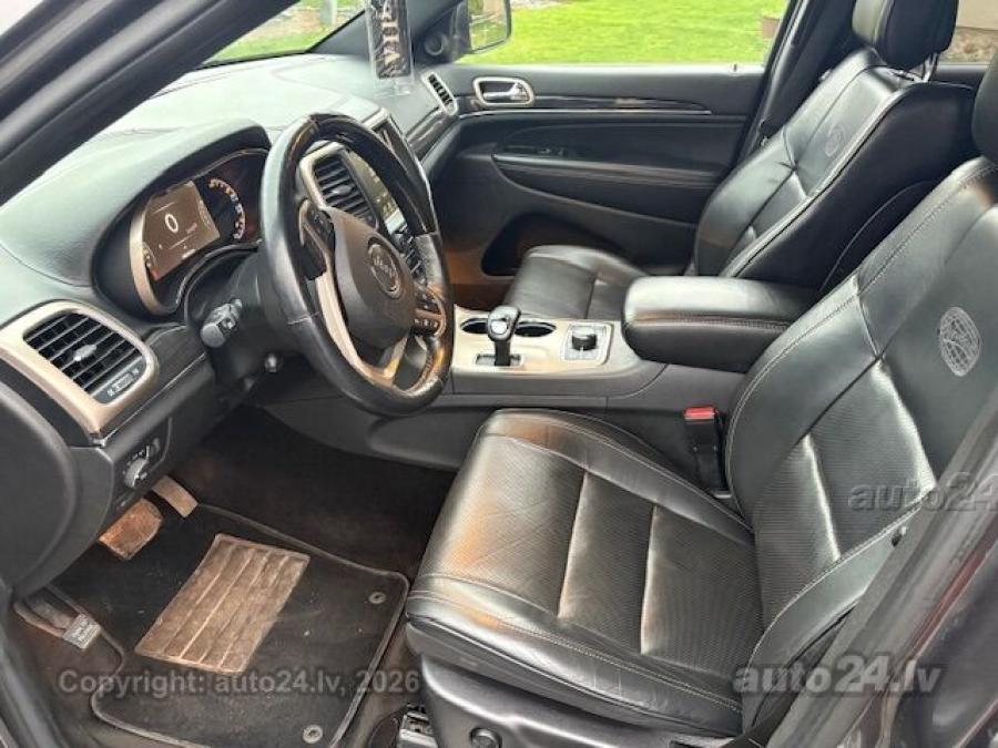 Grey Jeep Grand Cherokee 2014 in Tallinn, with an engine capacity of 3.00 L and mileage of 172 thousand km for 14800 €, photo 11 on AUTOMOTO.COM.LV