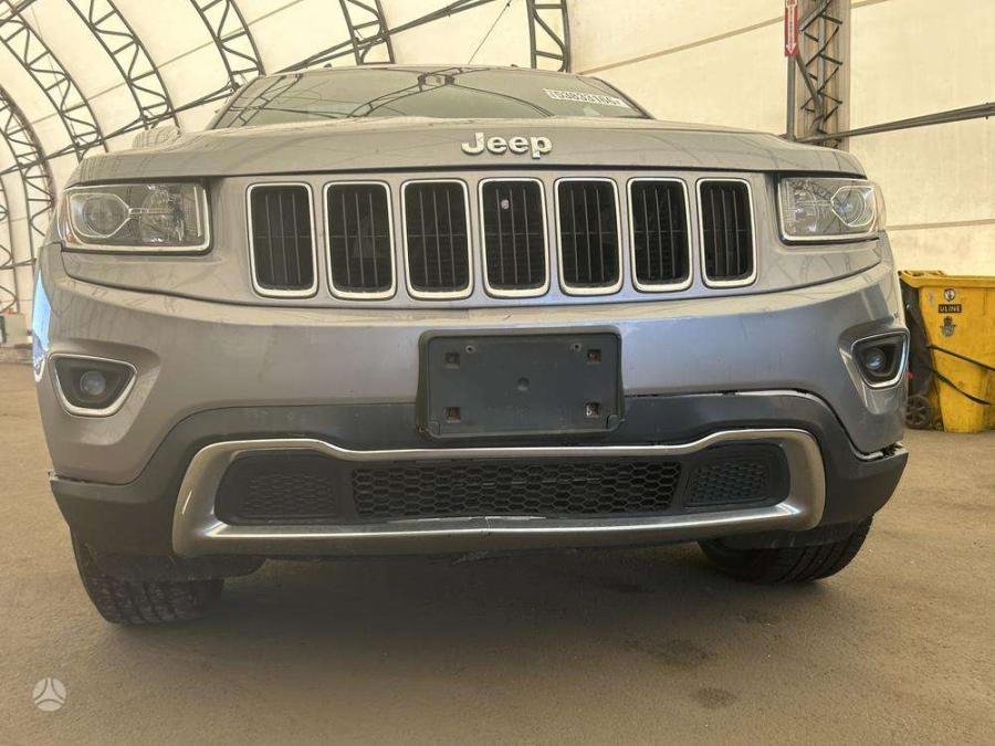 Grey Jeep Grand Cherokee 2014 in Siauliai, with an engine capacity of 3.60 L and mileage of 280 thousand km for 7878 €, photo 12 on AUTOMOTO.COM.LV