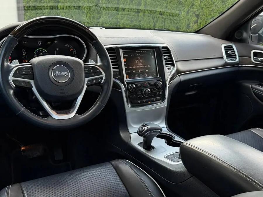 Pelēks Jeep Grand Cherokee 2014 Jelgava, ar dzinēja tilpumu 3.00 L un nobraukumu 214 tūkst. km par 13900 €, foto 17 vietnē AUTOMOTO.COM.LV