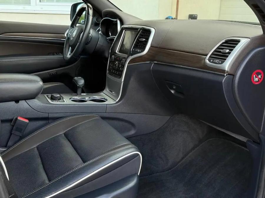 Pelēks Jeep Grand Cherokee 2014 Jelgava, ar dzinēja tilpumu 3.00 L un nobraukumu 214 tūkst. km par 13900 €, foto 22 vietnē AUTOMOTO.COM.LV