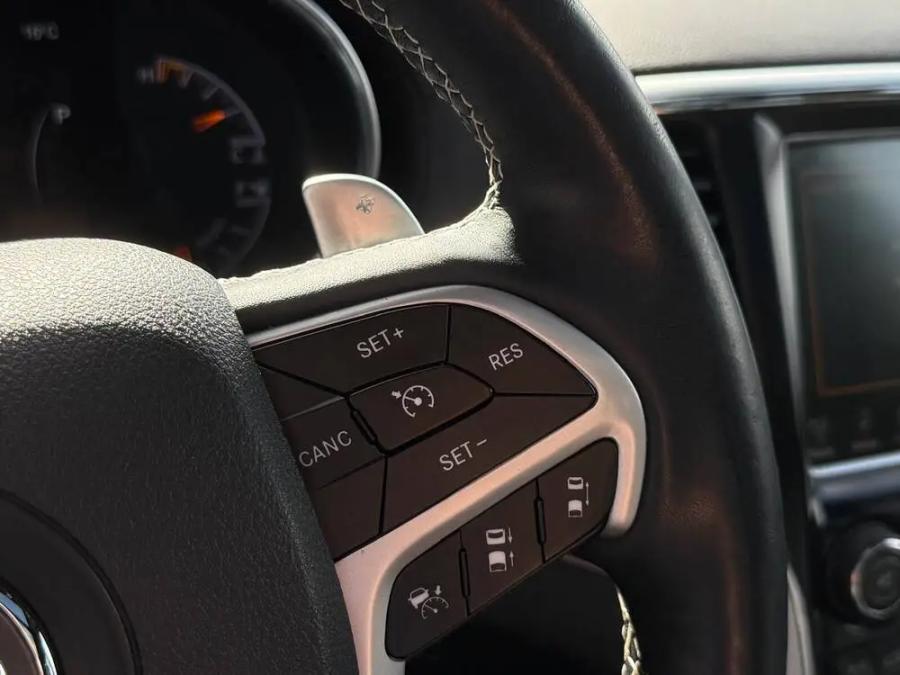 Pelēks Jeep Grand Cherokee 2014 Jelgava, ar dzinēja tilpumu 3.00 L un nobraukumu 214 tūkst. km par 13900 €, foto 35 vietnē AUTOMOTO.COM.LV