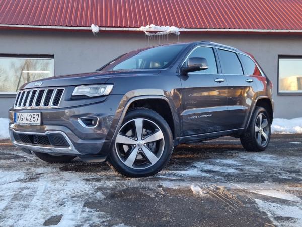 Grey Jeep Grand Cherokee 2014 in Riga, with an engine capacity of 3.00 L and mileage of 238 thousand km for 12950 €, photo 1 on AUTOMOTO.COM.LV