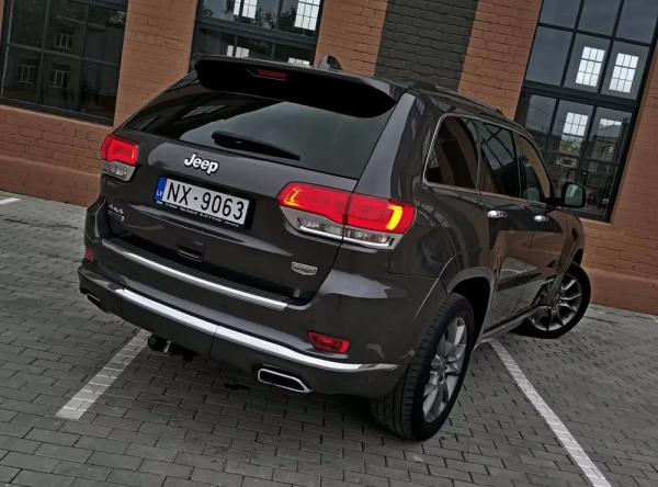 Grey Jeep Grand Cherokee 2014 in Riga, with an engine capacity of 3.00 L and mileage of 328 thousand km for 13990 €, photo 4 on AUTOMOTO.COM.LV