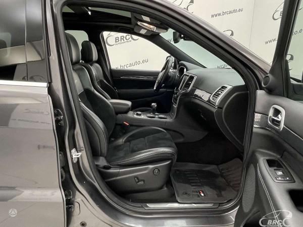 Pelēks Jeep Grand Cherokee 2014 Viļņa, ar dzinēja tilpumu 6.42 L un nobraukumu 198 tūkst. km par 16300 €, foto 5 vietnē AUTOMOTO.COM.LV