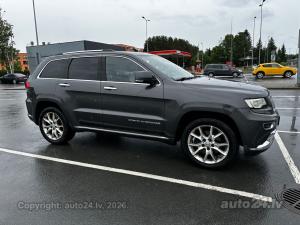Pelēks Jeep Grand Cherokee 2014 Tallina, ar dzinēja tilpumu 3.00 L un nobraukumu 350 tūkst. km par 9000 €, foto 3 vietnē AUTOMOTO.COM.LV
