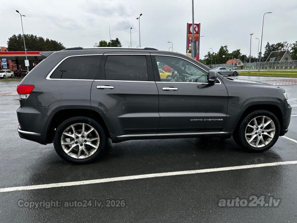 Grey Jeep Grand Cherokee 2014 in Tallinn, with an engine capacity of 3.00 L and mileage of 350 thousand km for 9000 €, photo 3 on AUTOMOTO.COM.LV