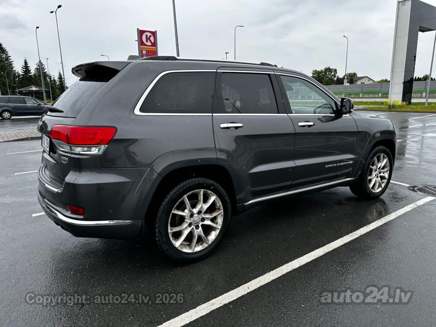 Pelēks Jeep Grand Cherokee 2014 Tallina, ar dzinēja tilpumu 3.00 L un nobraukumu 350 tūkst. km par 9000 €, foto 5 vietnē AUTOMOTO.COM.LV