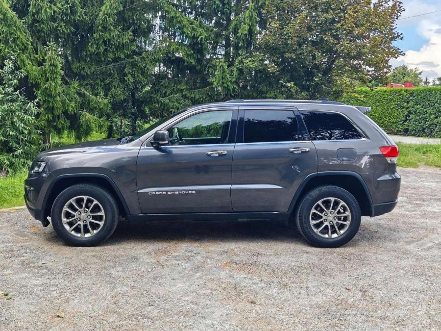 Pelēks Jeep Grand Cherokee 2014 Kauņa, ar dzinēja tilpumu 3.60 L un nobraukumu 198 tūkst. km par 12500 €, foto 3 vietnē AUTOMOTO.COM.LV